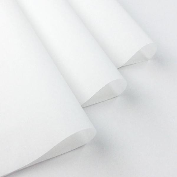 【商品概要】銘柄：薄葉紙　白　※日本製紙厚：約0.02mm(坪量：14g/m2)サイズ：32cm×50cm数量：500枚用途：アパレル・小物・ギフトなど商品保護のインナーラップ包装、緩衝剤、工作【商品説明】ペーパーエントランス 薄葉紙 薄紙...