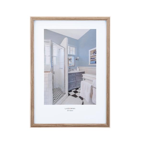 【商品概要】ウッディー×アイボリーのこなれ感がおしゃれなインテリアフレーム外寸:439×316mm内寸:421×298mm窓寸:408×285mm主な材質:ベニヤ、紙、MDF【商品説明】【商品詳細】ブランド：LADONNA商品種別：ホーム＆...