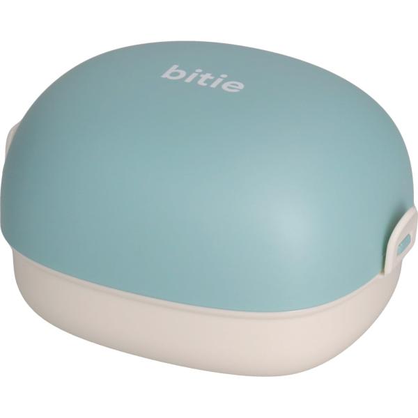 【商品概要】商品サイズ:約11.5×9×6.9cm　・商品重量:0.101kg容量:上段-約200,下段-約150素材:本体-ポリプロピレン,上蓋-PET・ABS樹脂,中蓋-ポリエチレン生産国:日本本体・上蓋-レンジ対応・食洗機使用不可。　...