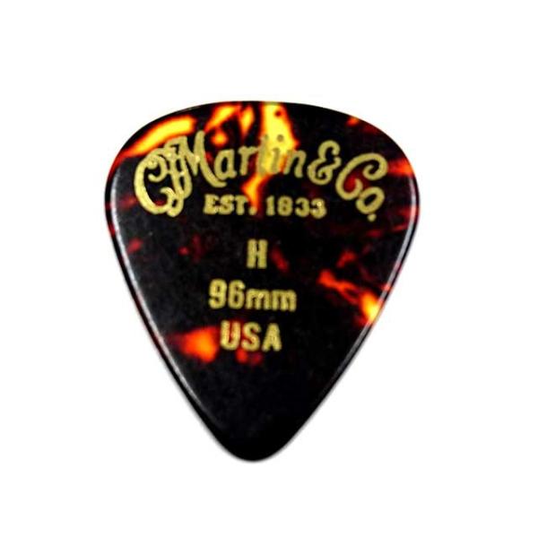 マーチン（マーティン） 正規日本国内流通ピックです。マーチンティアドロップタイプの形になります。べっ甲柄のピックです。 内容は1枚です。ポイントの消費などにいかがでしょうか？
