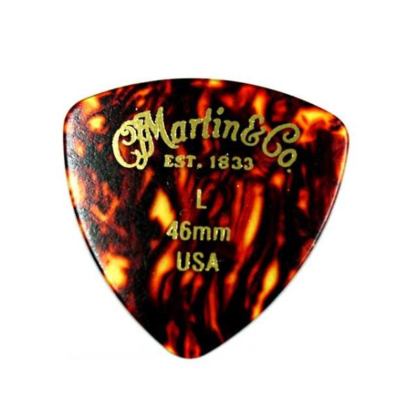 マーチン（マーティン） 正規日本国内流通ピックです。マーチントライアングル（おにぎり）タイプの形になります。べっ甲柄のピックです。 内容は1枚です。ポイントの消費などにいかがでしょうか？