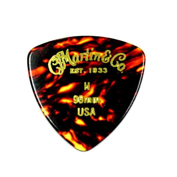 マーチン（マーティン） 正規日本国内流通ピックです。マーチントライアングル（おにぎり）タイプの形になります。べっ甲柄のピックです。 内容は1枚です。ポイントの消費などにいかがでしょうか？