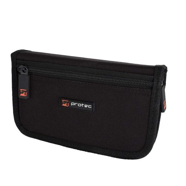 トランペット4本収納可能なマウスピースポーチマウスピースを保護する厚い生地1983年に設立して以来、数多くのアーティストに愛用されてきたPROTEC(プロテック)のマウスピースポーチ近年は、ケースに限らず、さまざまな管楽器アクセサリーを発売...
