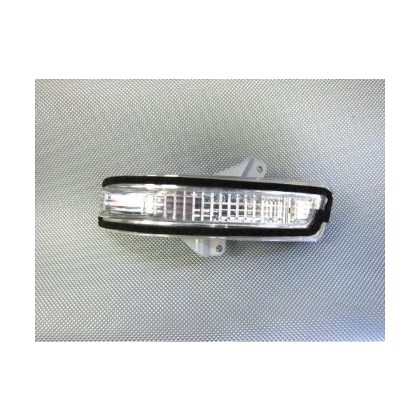 メーカー:スズキ純正部品純正品番：36430-72M11適合車種:スイフト適合型式:ZC72S適合年式：2014/01-スズキ純正部品　スイフトのドアミラーウインカーレンズ（助手席側）です。ご注文の際に”自由記入欄”に車検証情報をご記入いた...