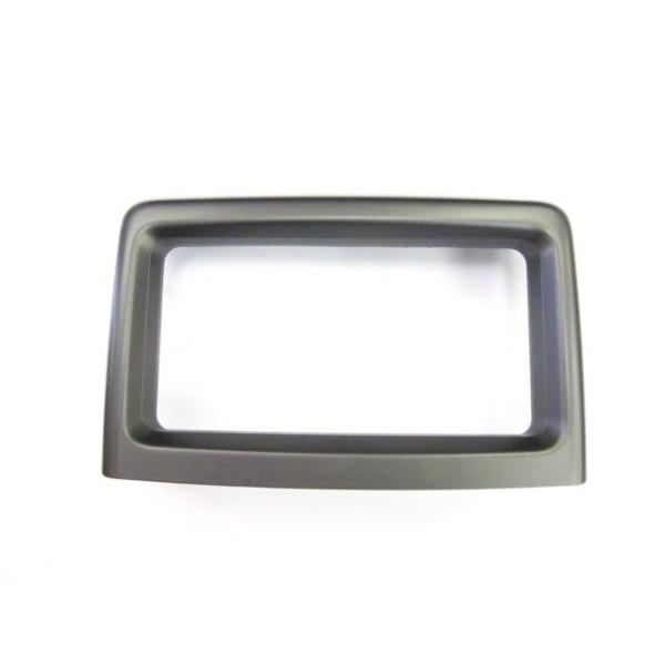 メーカー：ダイハツ純正部品純正品番：55422-B2250-B0適合車種：ムーブコンテ適合型式：L575S,L585Sダイハツ純正部品　ムーブコンテのオーディオフェイスパネルです。パネル一体型オーディオから市販のナビ、オーディオに交換する際...