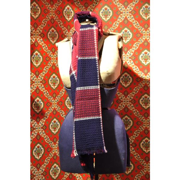 100%アクリル素材ワッフル織りアクリルストールインド製45cmx180cm色移り、色落ちの可能性がありますので、単独でのご洗濯をお願いいたします。