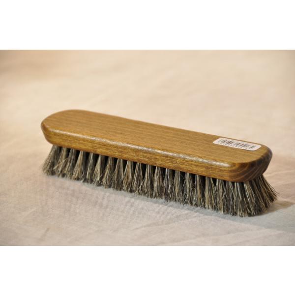 長さ約15.5cmドイツ製ホコリ落しに最適な馬毛ブラシです●持ちやすい大きさほどよいコンパクトさが手にジャストフィット！●柔らかい馬毛ホコリ落としに最適といわれる馬毛を使用しております。