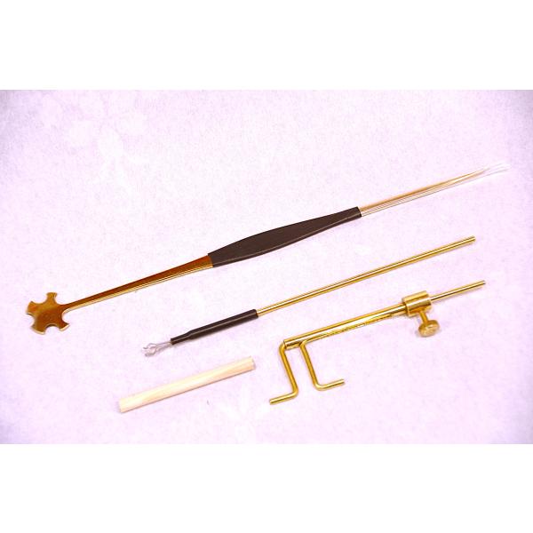 バイオリンなどの弦楽器のメンテナンス工具です。