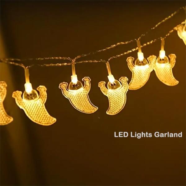 カラー ＃３ ゴースト（LEDカラー：電球色）その他のデザインは完売致しました。サイズ 全長(共通)：1.3メートルLED数(共通)：10個#3ゴースト：5×4cm平置き採寸のため、誤差がございます。 商品説明 ハロウィンと言えば、お化け装...