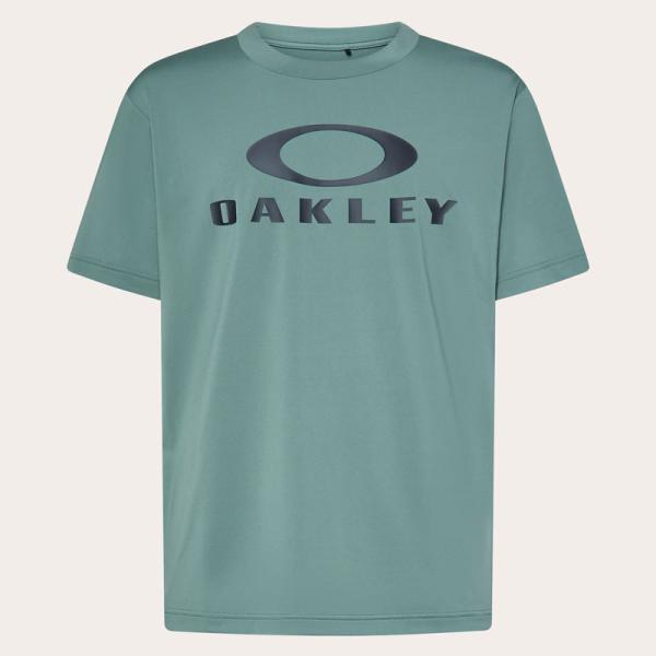 OAKLEY EVOFREE TECHNOLOGYを採用し、究極の快適さを追求したTシャツ。独自の編み方と特殊な繊維が、肌への摩擦を最小限に抑え、まるで第二の皮膚のようなフィット感を実現。吸汗速乾性、高い伸縮性を兼ね備えどんな動きにもスムー...