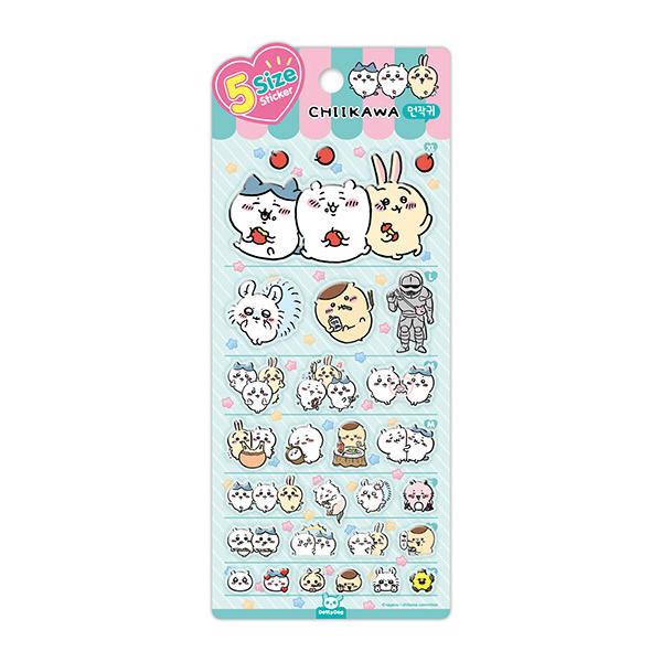 日本で大人気のちいかわ！！社会に疲れた私たちのオアシスがステッカーになって登場〜いつもの日常にちいかわたちを取り入れて、癒しと勇気をもらいましょう〜！透明なゼリーのようなステッカーに会ってみよう。 貼って剥がして再利用が可能で、XSからXL...