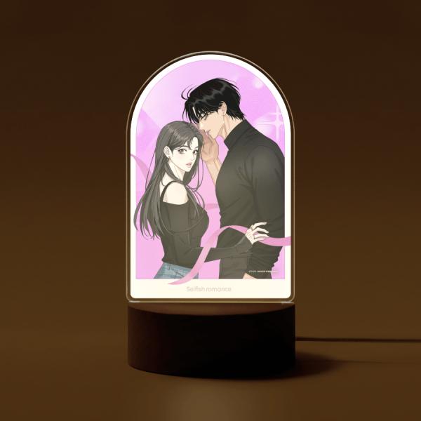 人気ウェブコミック『恋愛エゴイスト』ポラロイド アクリルムードランプ韓国 公式グッズ■ 構　成：アクリルムードランプ1種■ サイズ： 10cm x 18.5cm　台座：10x3.5cm■ 製造国：アクリル-韓国製、木製台座-中国製