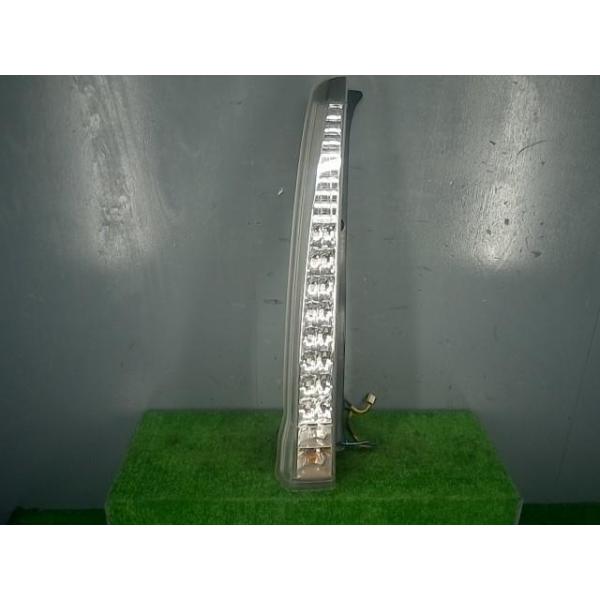 **** 商品説明を必ずご確認ください ****部品管理番号：201001000115600部品メーカー：junyan部品名：左テールランプ部品メーカー品番：HU463-TL部品区分：リサイクル品部品情報：社外LED車名：ムーヴ車両タイプ名...