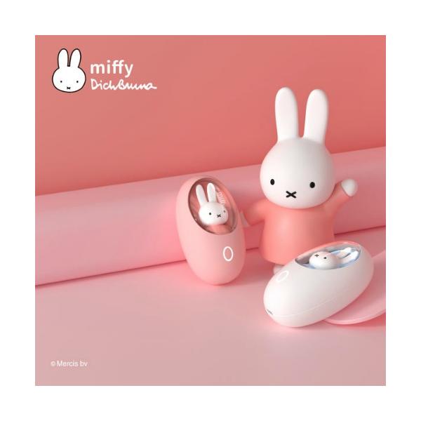 ファーストパーティ認証のライセンス商品。ミッフィーデザインの卵型ハンディウォーマー。手にフィットするジャストサイズ。ミッフィーが光り、暖かさを演出します。バイブレーション機能を搭載しているので、軽い温熱マッサージを楽しむことができます。持ち...