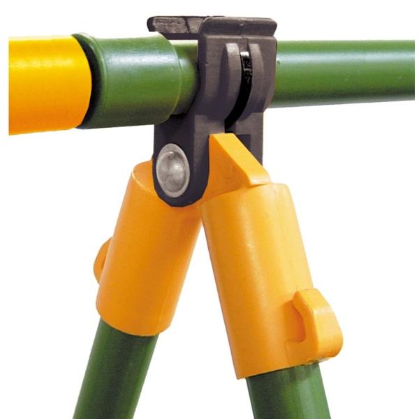 通しパイプ（別売り）をパッカー部分にはめ込むだけで合掌型の棚が設置できます。キュウリ、インゲン、エンドウなどのつるもの用棚に最適です。組み合わせる通しパイプの口径は16mmです。