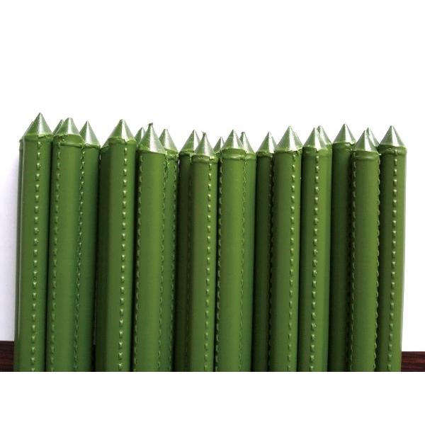 お買い得な鋼管竹の50本セットです。時期により安価で同等な商品を仕入れますので、予告なく変更する場合があります。現在は国産トップメーカー商品を提供しております。全面に独特の突起がついており、誘引に便利です。内側からの錆・腐蝕の心配もありませ...