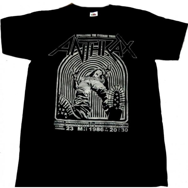 アメリカ/NYのスラッシュメタル ANTHRAXオフィシャルバンドTシャツですバックプリントはありませんイギリスのオフィシャルショップからの輸入品です【サイズ】Sサイズ　着丈69cm　身幅(脇下)45cmMサイズ　着丈72cm　身幅（脇下）...