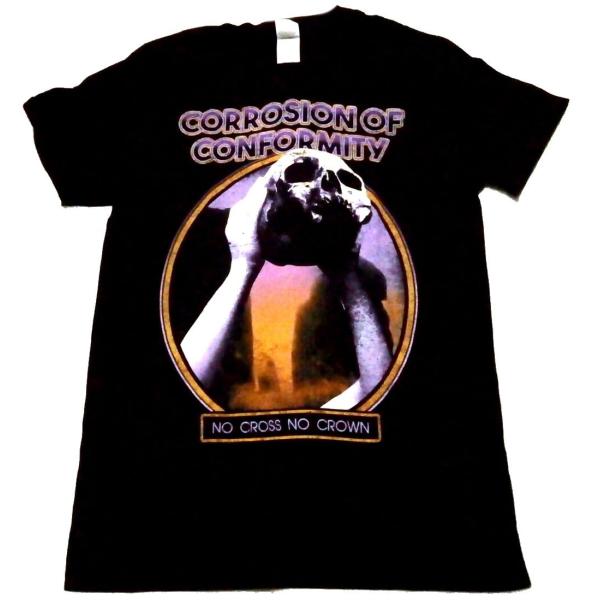 CORROSION OF CONFORMITY Tシャツですバックプリントはありません。アメリカのオフィシャルショップからの正規輸入品です【サイズ詳細】Sサイズ　着丈68cm　身幅（脇下）45cmMサイズ　着丈73cm　身幅（脇下）50cm...