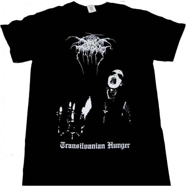 ノルウェーのブラックメタルバンド DARKTHRONE Tシャツですバックプリントは画像3.4になりますUKのマーチショップからの輸入品です【サイズ詳細】Sサイズ　着丈69　身幅（脇下）46Mサイズ　着丈73　身幅（脇下）50Lサイズ　着丈...
