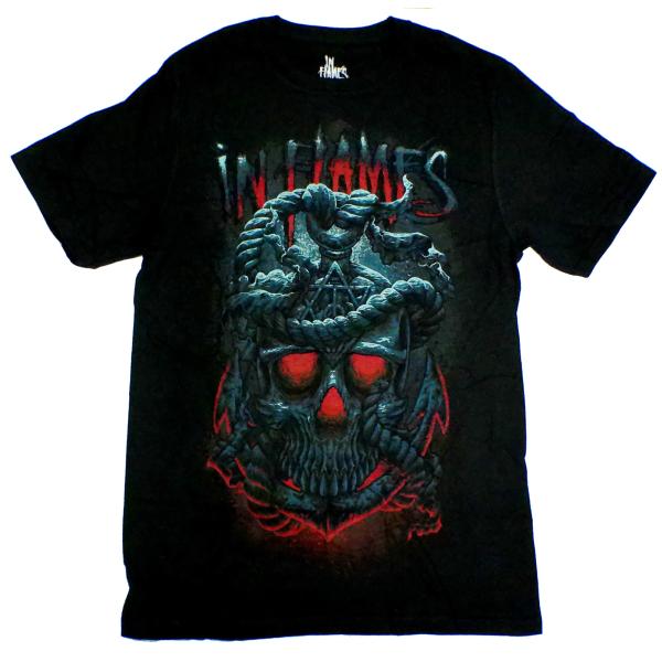 スウェーデンのメロディックデスメタルIN FLAMES Tシャツですバックプリントはありませんイギリスのオフィシャルショップからの輸入品です【サイズ詳細】Sサイズ 着丈68cm 身幅44cmMサイズ 着丈71cm 身幅48cmLサイズ 着丈...