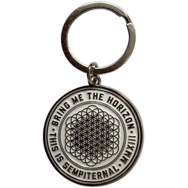 BRING ME THE HORIZONメタル(金属)キーホルダーです素材:亜鉛合金/ソフトエナメル裏面はライセンスの刻印になります直径40mm