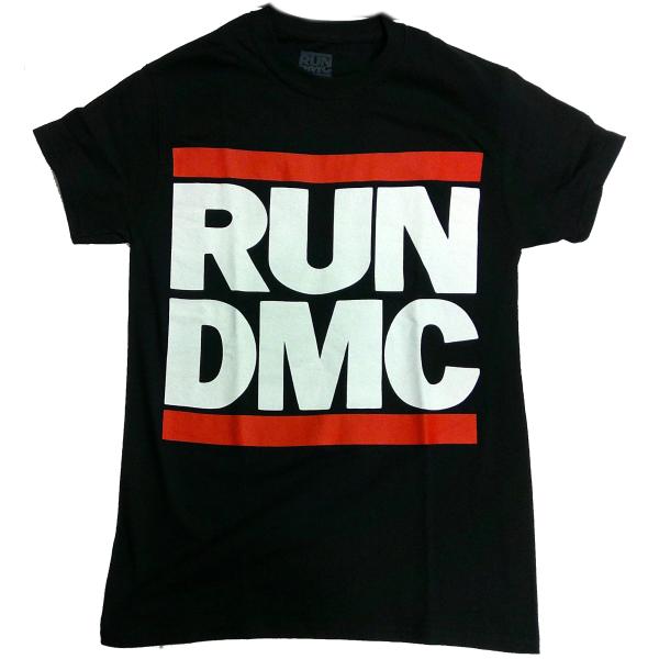 ニューヨークのヒップホップグループRUN-DMC Tシャツですバックプリントはありませんアメリカのオフィシャルショップからの輸入品です【サイズ詳細】Sサイズ　着丈70　身幅（脇下）46Mサイズ　着丈73　身幅（脇下）50Lサイズ　着丈76　...