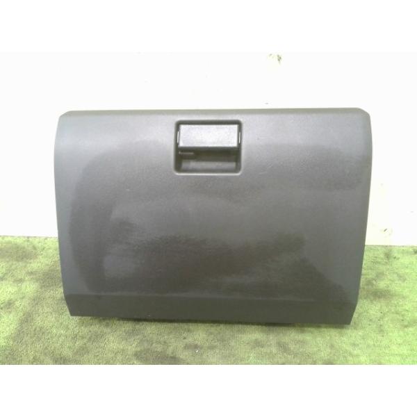 **** 商品説明を必ずご確認ください ****部品管理番号：000001208470210メーカー純正品番：73410-77R00-5PK部品名：グローブBOX部品区分：リサイクル品車名：ジムニー車両タイプ名：3DJワゴン通称型式：JB6...