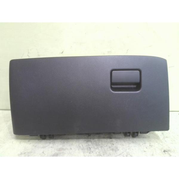 **** 商品説明を必ずご確認ください ****部品管理番号：000001215370210メーカー純正品番：55550-K0010-C0部品名：グローブBOX部品区分：リサイクル品車名：ヤリスクロス車両タイプ名：5DJワゴン通称型式：MX...