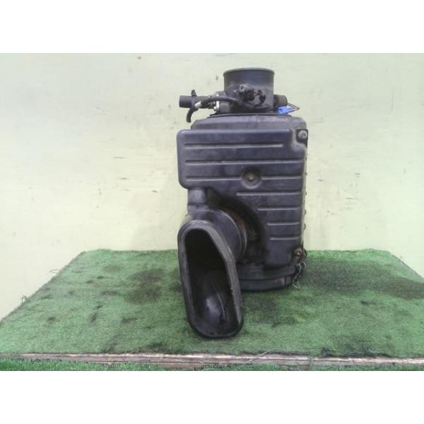**** 商品説明を必ずご確認ください ****部品管理番号：000060075529050メーカー純正品番：8-98124-576-0部品名：エアクリーナーASSY部品区分：リサイクル品車名：フォワード車両タイプ名：トラック通称型式：FR...