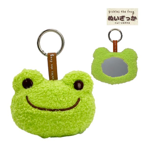 人気「ピクルス」からちょっと生活に潤いを。可愛いぬいぐるみ雑貨の登場です。こちらは、「かえるのピクルス ぬいざっか ミラー」です。かわいいピクルスの顔の裏が背面ミラーになっています。「カエルのピクルス」コレクションアイテムとして外せない一品...