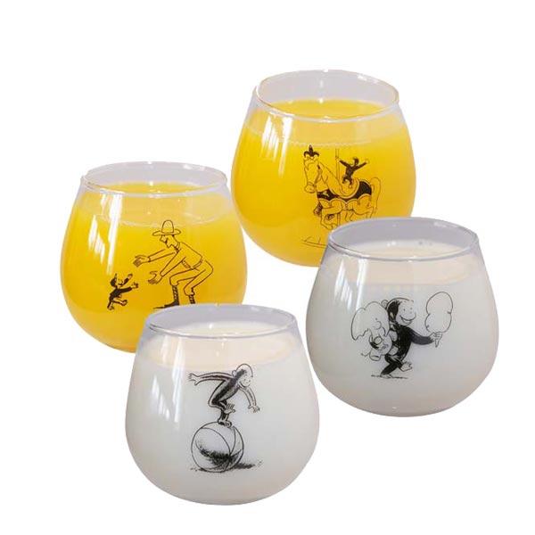 世界中で愛されている絵本「Curious George／おさるのジョージ」から大人な雰囲気が可愛いクラシックジョージの食器シリーズが待望の新登場です。こちらはゆらゆらゆれる不思議なタンブラーのスインググラスです。黄色い帽子のおじさん・メリー...