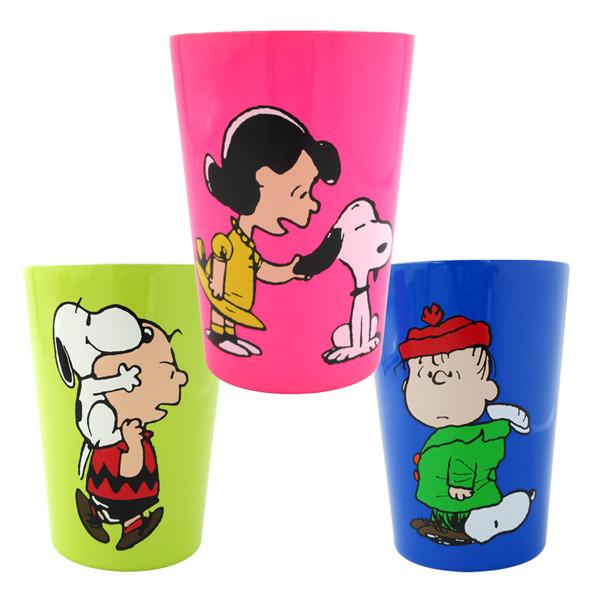 人気「PEANUTS/ピーナッツ」たちの絵柄がかわいいステンレスタンブラーの登場です。便利な2WAY仕様。直接ドリンクを注いでタンブラーとしてコンビニやコーヒーショップのカップがすっぽり入れてOK。おいしい温度をキープ。保冷保温機能のステン...