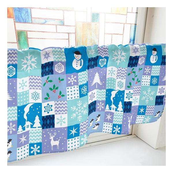 商品名：カフェカーテン クリスマス柄パッチワーク 青 (幅1000×高さ450mm) No.41663サイズ：W1000×H450mm素材：ポリエステル生地 (ポンジ)仕立て：上部棒袋、三方三巻縫製