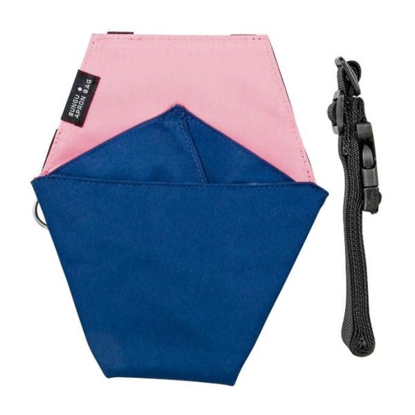 商品名：文具 エプロンバック ポケットタイプカラー：ネイビー材質：本体生地　ポリエステルブランド：クツワ株式会社 製品型番：BE004NB商品重量：154 g 梱包サイズ：22.7×16.2×3.8cm ポケット数:4つ ペンホルダー数:5...