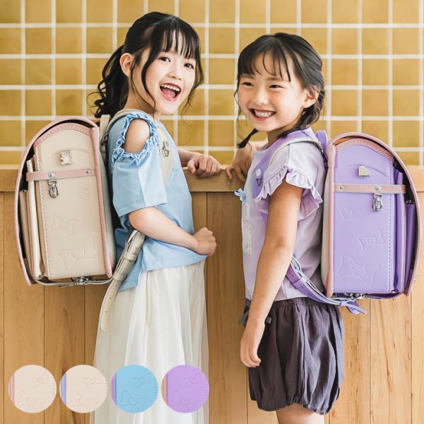 ■キュートなリボンハート型のステッチとオシャレなコンビ配色使いにした、デザインカジュアルランドセルが新登場◎ランドセルのカブセ下部ホック(２つ)と両サイド上部ホック(各１つずつ)が取り外し可能となり、別売りの専用小物をご購入頂ければ、更に可...