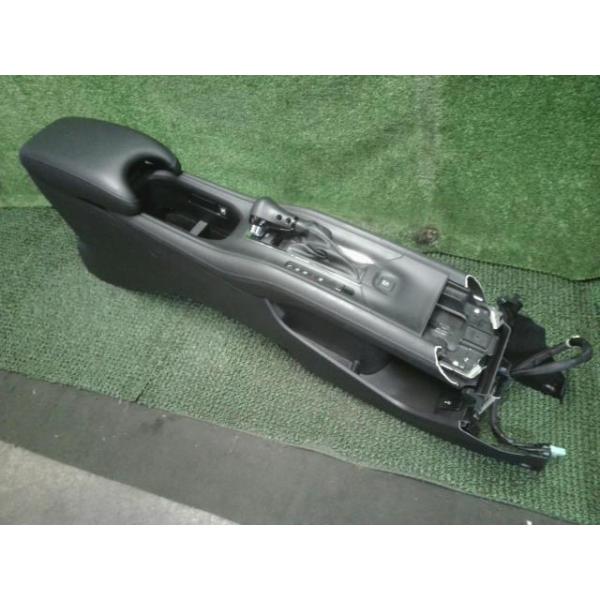 **** 商品説明を必ずご確認ください ****部品管理番号：230925000777100メーカー純正品番：83432-T7A-003/83441-T7A-003ZA部品名：コンソールボックス部品メーカー品番：83420-T7A-00-2...