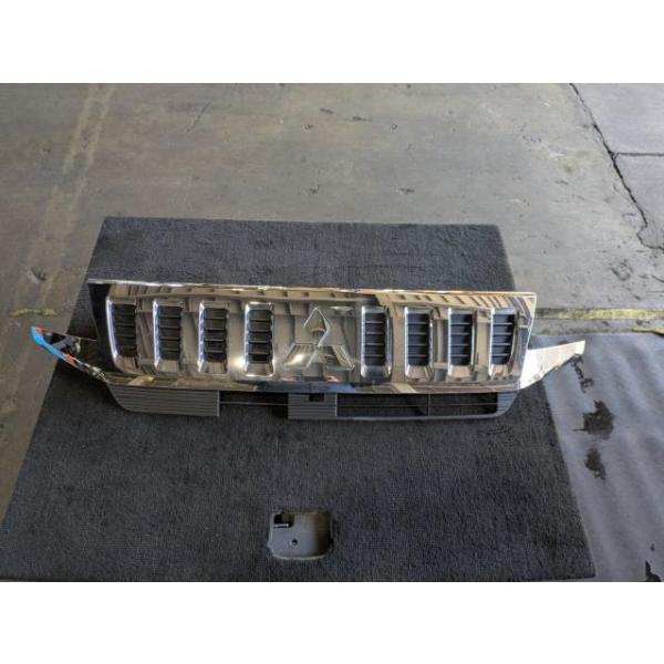 **** 商品説明を必ずご確認ください ****部品管理番号：250401000610400メーカー純正品番：6400F828部品名：ラジエータグリル部品区分：リサイクル品車名：ｅＫスペース車両タイプ名：5ドアハッチバック通称型式：B11A...