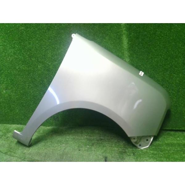 **** 商品説明を必ずご確認ください ****部品管理番号：250901000110600メーカー純正品番：53811-B2540部品名：右Fフェンダーメーカー代替品番：53811-B2541部品区分：リサイクル品車名：ムーヴコンテ車両タ...