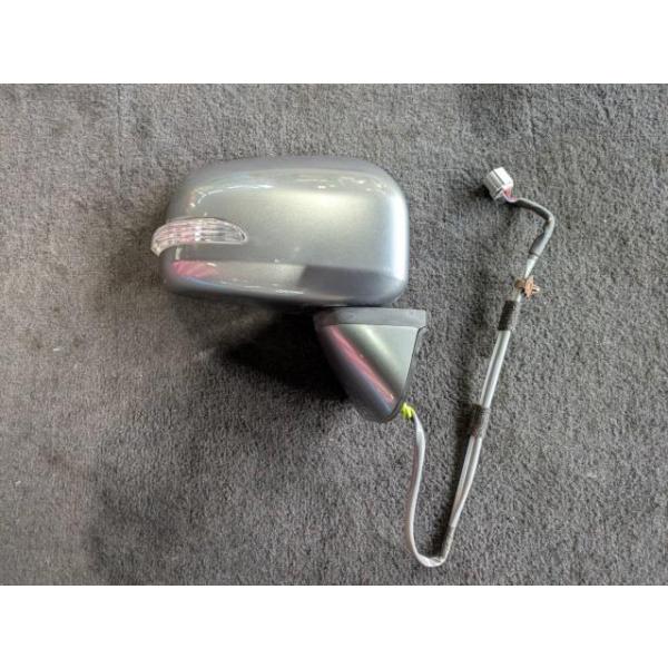 **** 商品説明を必ずご確認ください ****部品管理番号：250902000513500メーカー純正品番：87910-B2680部品名：右サイドミラーメーカー代替品番：87910-B2681部品区分：リサイクル品管理品番：87915-B...