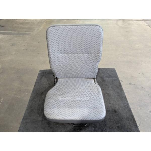 **** 商品説明を必ずご確認ください ****部品管理番号：250925000570500メーカー純正品番：85180-82M11-ATA/85380-82M00-ATA部品名：ドライバーシート部品区分：リサイクル品車名：キャリィ車両タイ...