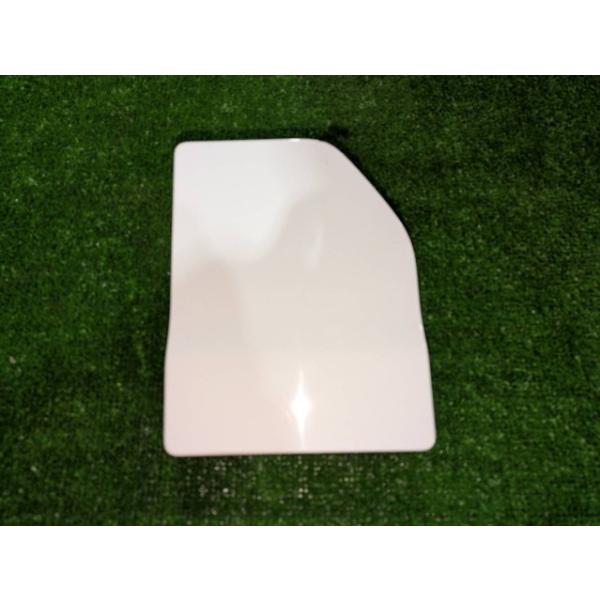 **** 商品説明を必ずご確認ください ****部品管理番号：251111000113900メーカー純正品番：65910-64P00部品名：フューエルリッド部品区分：リサイクル品車名：エブリィ車両タイプ名：ケイバン通称型式：DA17VEVA...