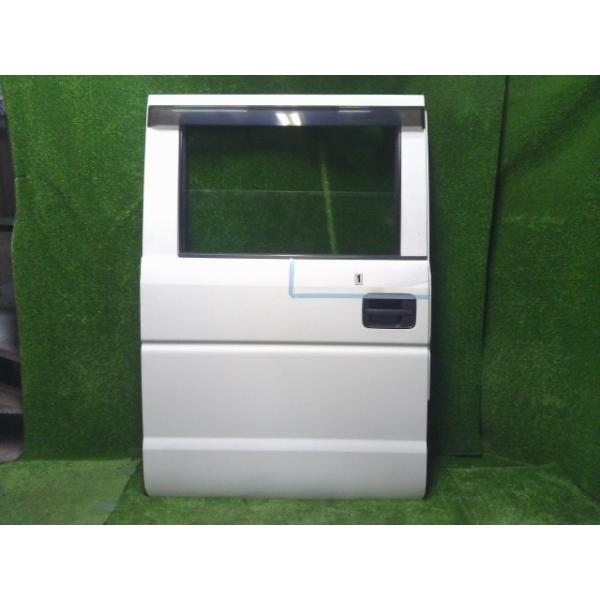 **** 商品説明を必ずご確認ください ****部品管理番号：251121000513300部品メーカー：セントラルメーカー純正品番：82100-4A01A部品名：右RドアASSY部品メーカー品番：M2A2メーカー代替品番：82100-4A...