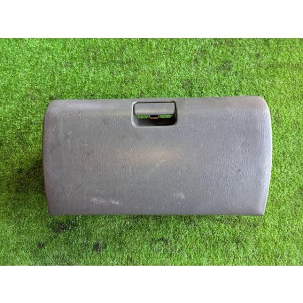 **** 商品説明を必ずご確認ください ****部品管理番号：260313000170210メーカー純正品番：66120TC000NR部品名：グローブBOX部品区分：リサイクル品車名：サンバー車両タイプ名：ケイトラック通称型式：TT2KS2...