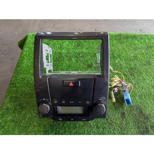 **** 商品説明を必ずご確認ください ****部品管理番号：260427000160900部品メーカー：クラリオンメーカー純正品番：39511-65K02-EEA部品名：A/Cスイッチパネル部品メーカー品番：ES-1258U-C部品区分：...