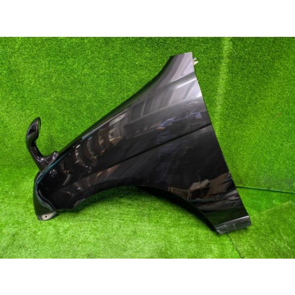 **** 商品説明を必ずご確認ください ****部品管理番号：260522000110700メーカー純正品番：53812-B4070部品名：左Fフェンダー部品区分：リサイクル品車名：テリオスキッド車両タイプ名：5DJワゴン通称型式：J111...