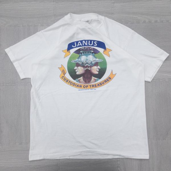 ■商品情報【管理番号】n501038【アイテム】半袖Ｔシャツ【タイプ】トップス【対象】メンズ【カラー】ホワイト【生産国】アメリカ合衆国(米国)【素材】コットン/ポリエステル【サイズ】着丈：約65cm肩幅：約48cm身幅：約54cm袖丈：約2...