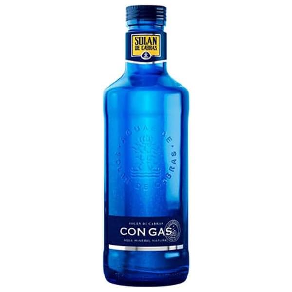 「レアル・マドリード」の公式スポンサーの会社のミネラルウォーターです。青いボトルは、ファッショナブルなだけでなく、水の特性を紫外線から守ります。自然に守られている水は、人の手が届かない帯水層と呼ばれる深い地下層にあります。源泉から取り出され...