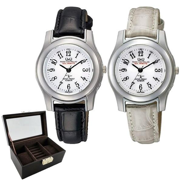 【発売日：2021年02月01日】シチズン製造のブランド Q&amp;Q（キュー&amp;キュー）ソーラー電波時計。ソーラー電波なので時刻、日付合わせ、電池交換が不要です。男性の腕元には小さめな31ミリケースです。袖口の邪魔にならない小さな...