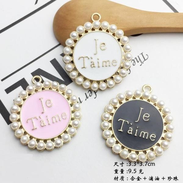 マスクチャーム タッセル/タッセルチャーム/ピアス イヤリング チャーム/アクセサリーパーツ/ハンドメイド用アクセサリーピアスチャームパーツ DIY手芸 ハンドメイド容量：【2ケ】カラー：ゴールドサイズ：上記画像素材：合金 メッキ【メタル】...