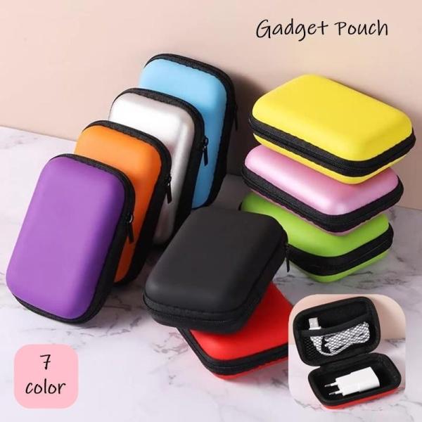 小物類を持ち運ぶのに便利♪バッグの中で散らかりがちなケーブルやイヤホンが収納できる、ガジェットポーチです。【サイズについて】画像をご参照ください。【素材について】EVA【カラーについて】生産ロットにより柄の出方や色の濃淡が異なる場合がござい...